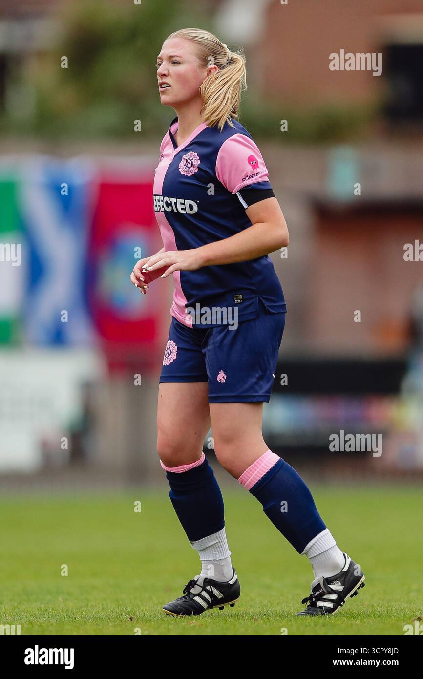 London, UK. 28th September, 2025. Erin Corrigan (12 Dulwich Hamlet ...