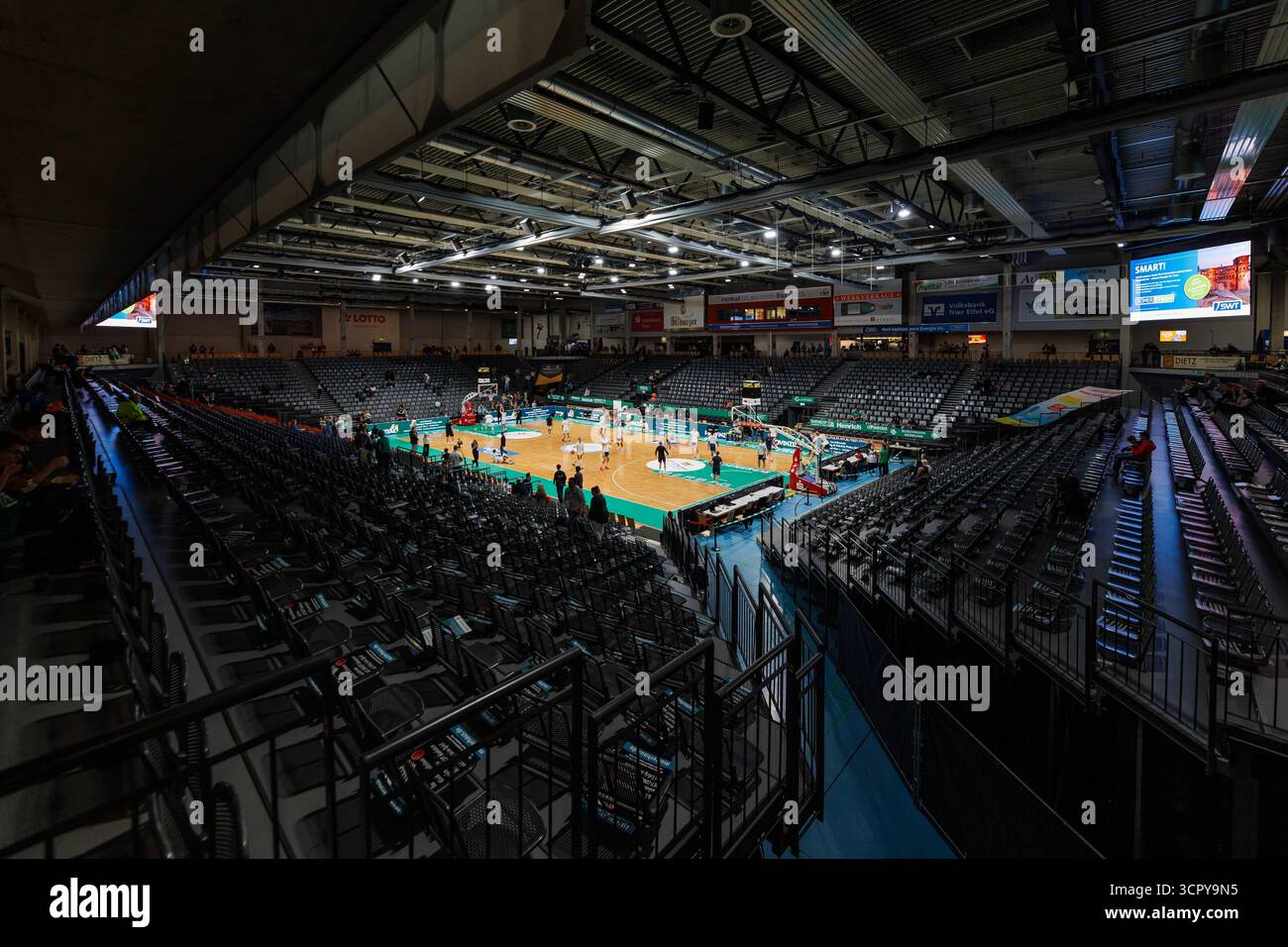 Innenansicht der SWT Arena, Vet Concept Gladiators Trier vs Rostock ...