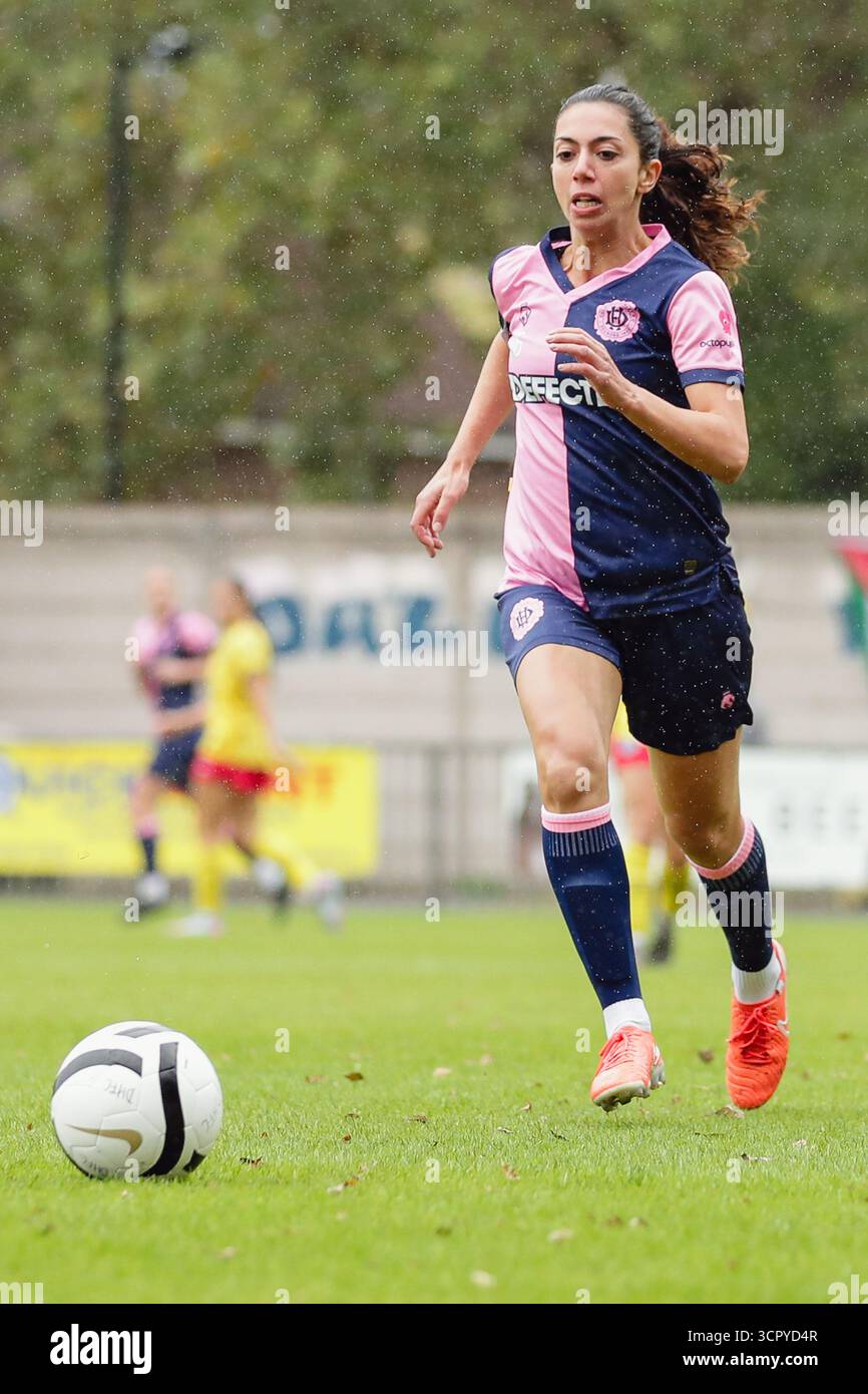 London, UK. 28th September, 2025. Steph Addison (16 Dulwich Hamlet) in ...