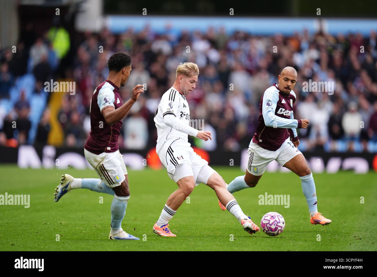 Fulham's Emile Smith Rowe (centre), during the Premier League match at ...