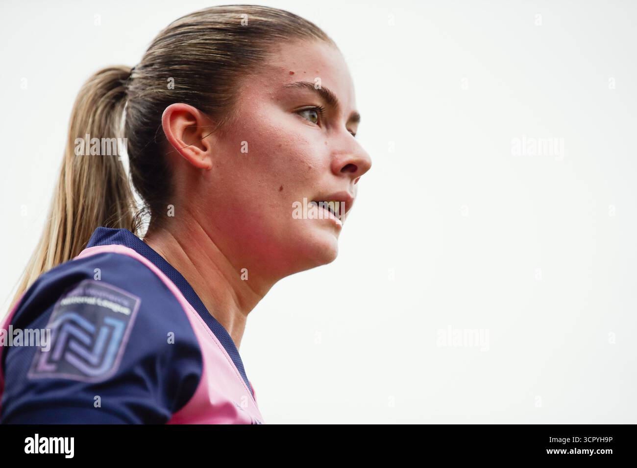 London, UK. 28th September, 2025. Natalie Taylor (10 Dulwich Hamlet ...