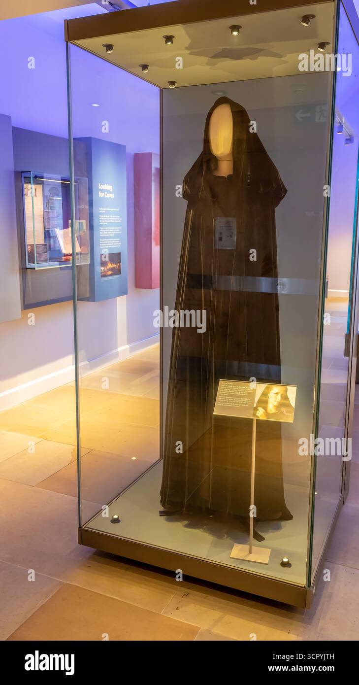 Scottish widows cloak hi-res stock photography and images - Alamy
