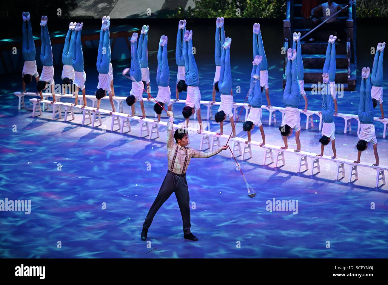 (250928) -- SHIJIAZHUANG, Sept. 28, 2025 (Xinhua) -- Acrobats perform ...