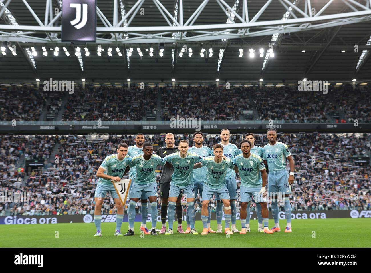 Turin, Italy. 27th Sep, 2025. The Juventus FC starting eleven line up ...