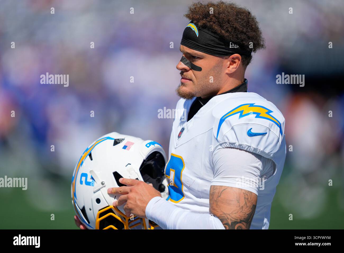 Los Angeles Chargers cornerback Elijah Molden (2) warms up before ...