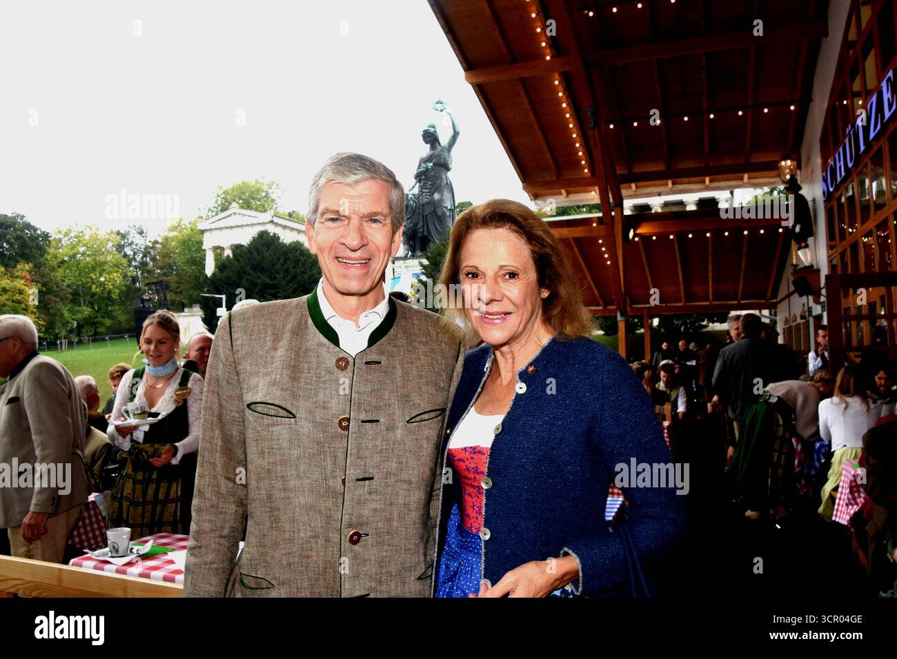 Prof Dr.Alexander Isabelle Liegl Monaco Honrarkonsul Muenchen 28.09. ...