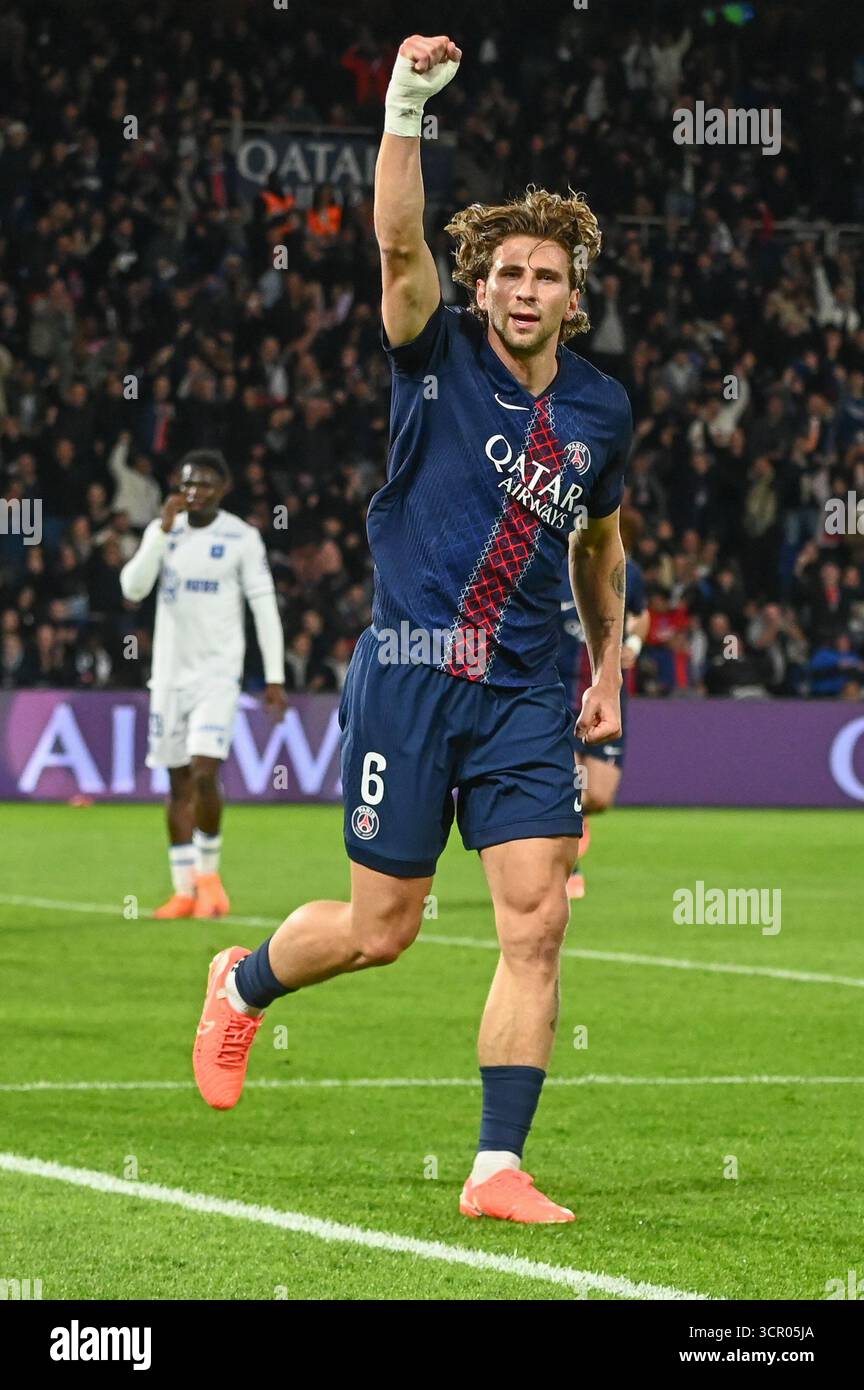 Paris, France. 27th Sep, 2025. Goal by Illia Zabarnyi (D) during PSG-AJ ...
