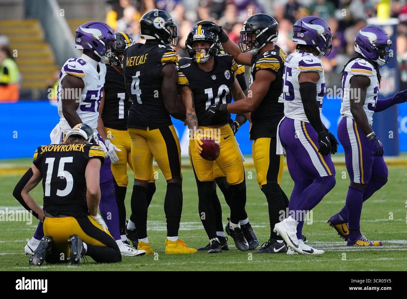 Pittsburgh Steelers' Roman Wilson (10) is congratulated after he recovered an onside kick by the ...