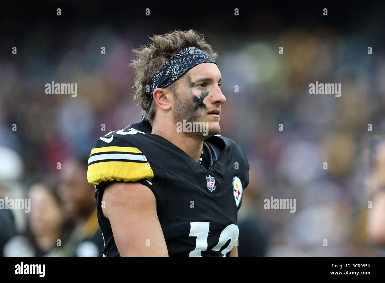 Pittsburgh Steelers wide receiver Scott Miller leaves the field after ...