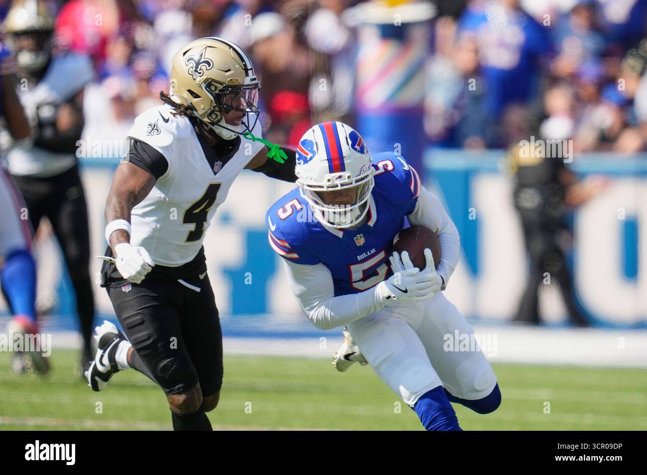 Buffalo Bills wide receiver Josh Palmer (5) carries against New Orleans ...