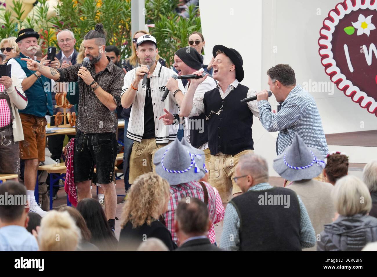 ZDF-Fernsehgarten 2025. Voxxclub Florian Claus, Stefan Raaflaub ...