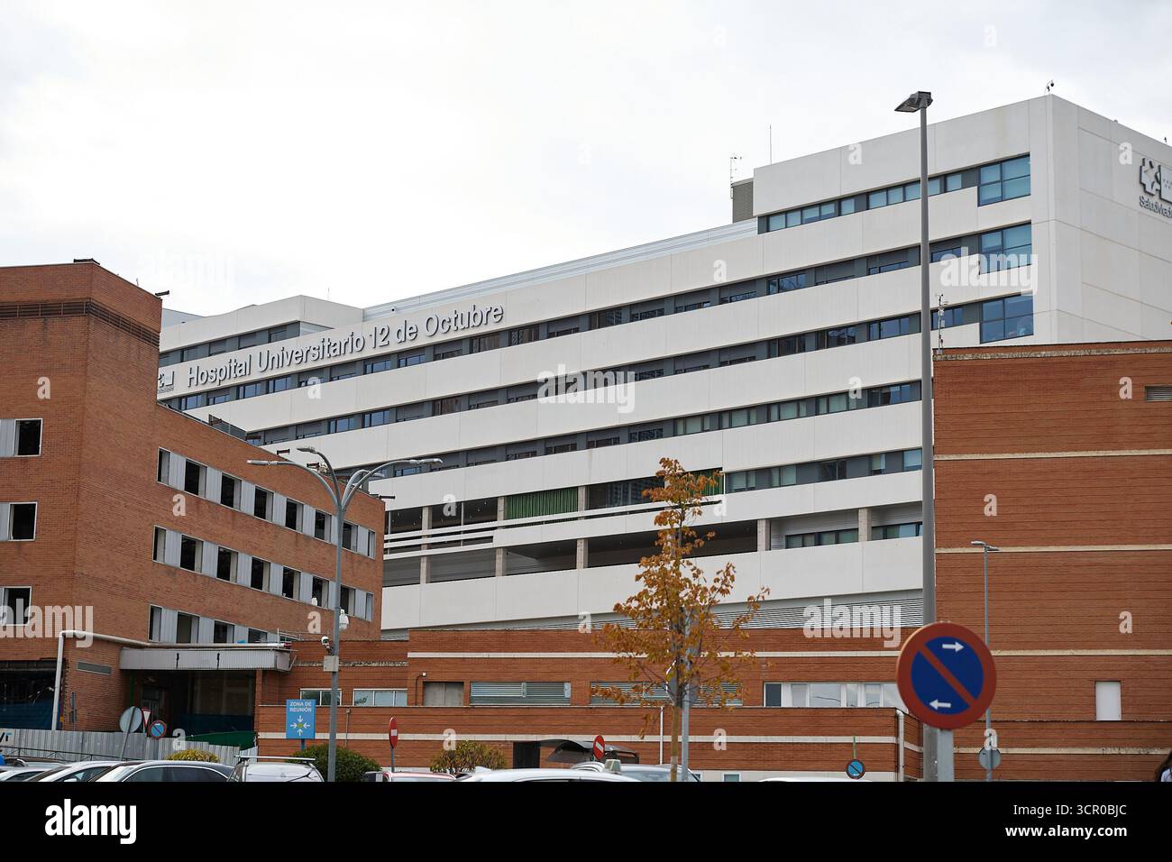 Facade of the Hospital Universitario 12 de Octubre, on September 28 ...