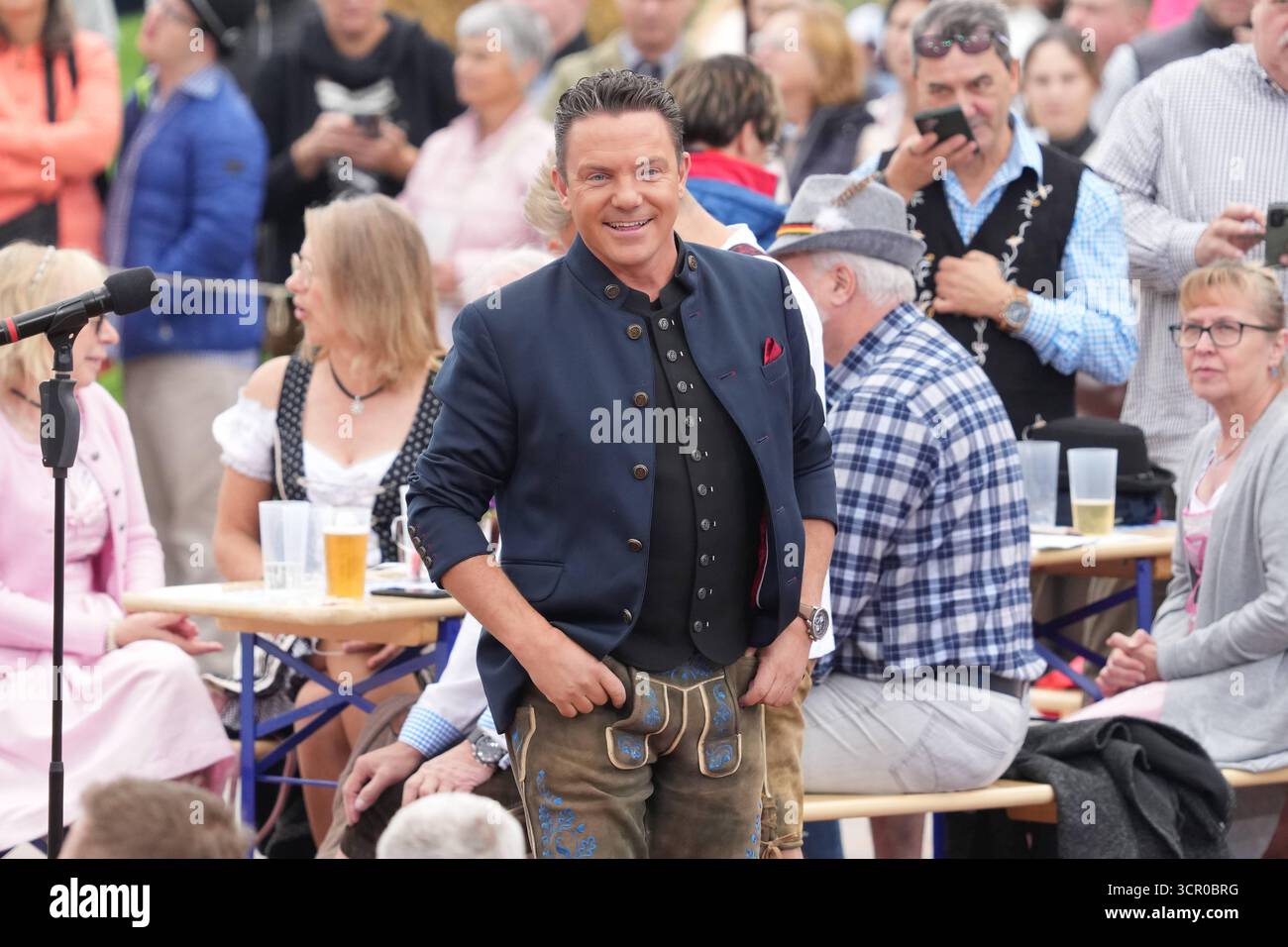 ZDF-Fernsehgarten 2025. Stefan Mross im ZDF Fernsehgarten - Motto ...