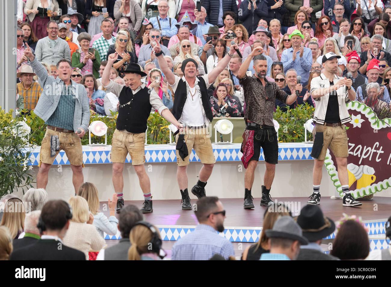 ZDF-Fernsehgarten 2025. Voxxclub Florian Claus, Stefan Raaflaub ...