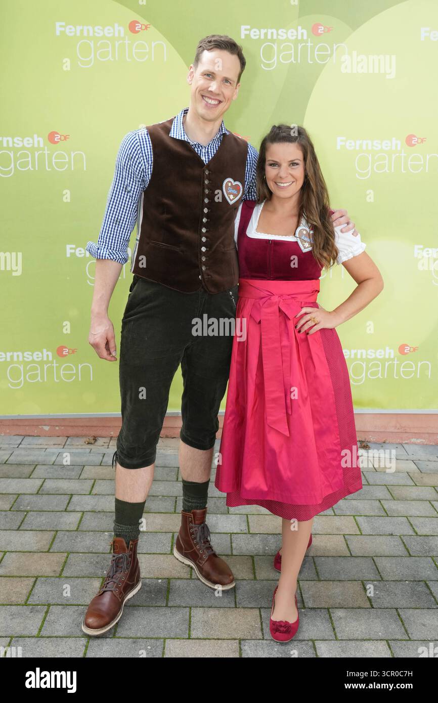 ZDF-Fernsehgarten 2025. Sven-Sören Christophersen und Amelie ...