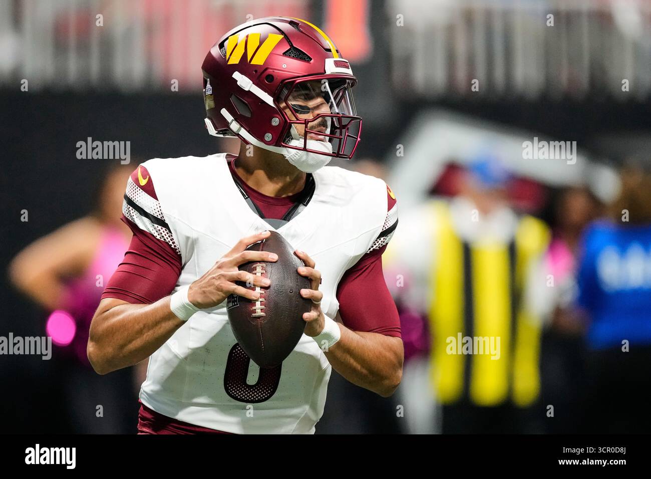 Washington Commanders quarterback Marcus Mariota (8) looks to throw ...
