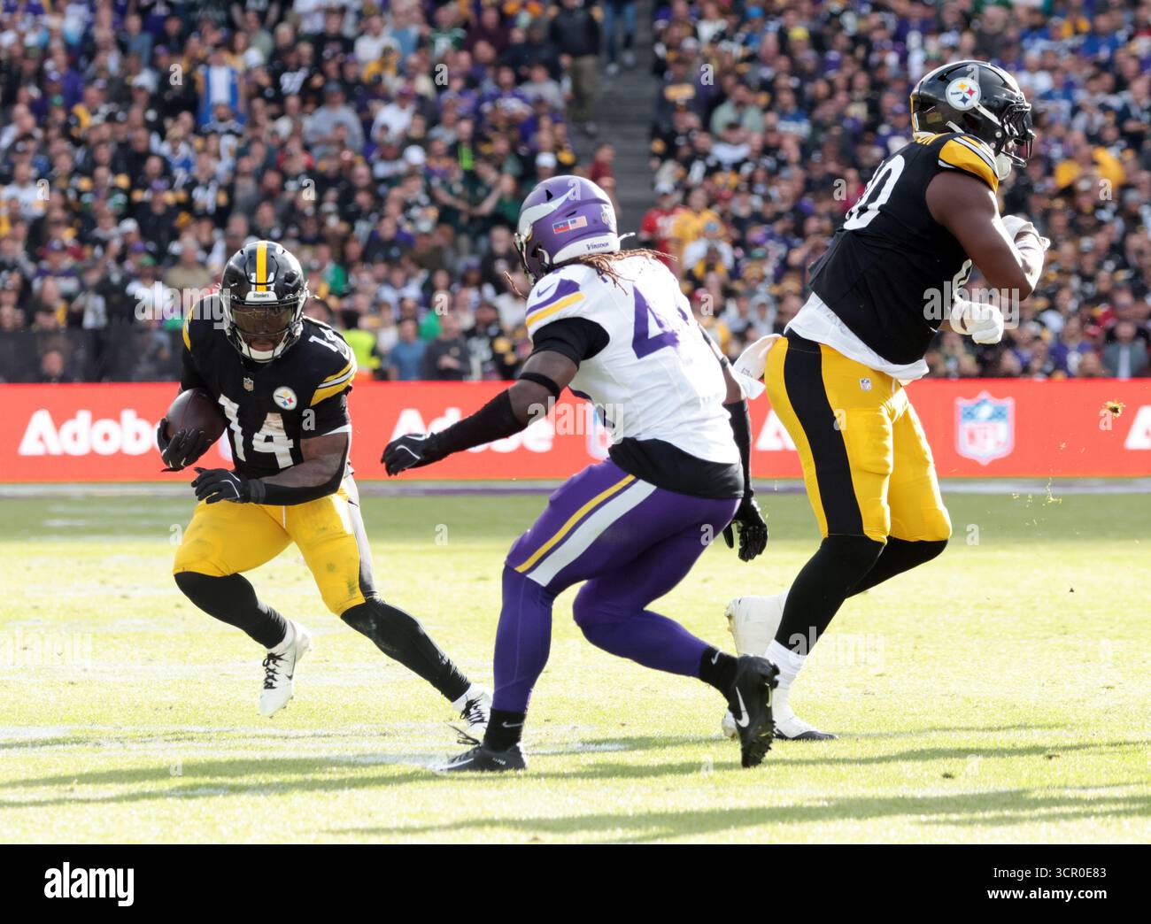 Kenneth gainwell 2025 steelers hi-res stock photography and images - Alamy