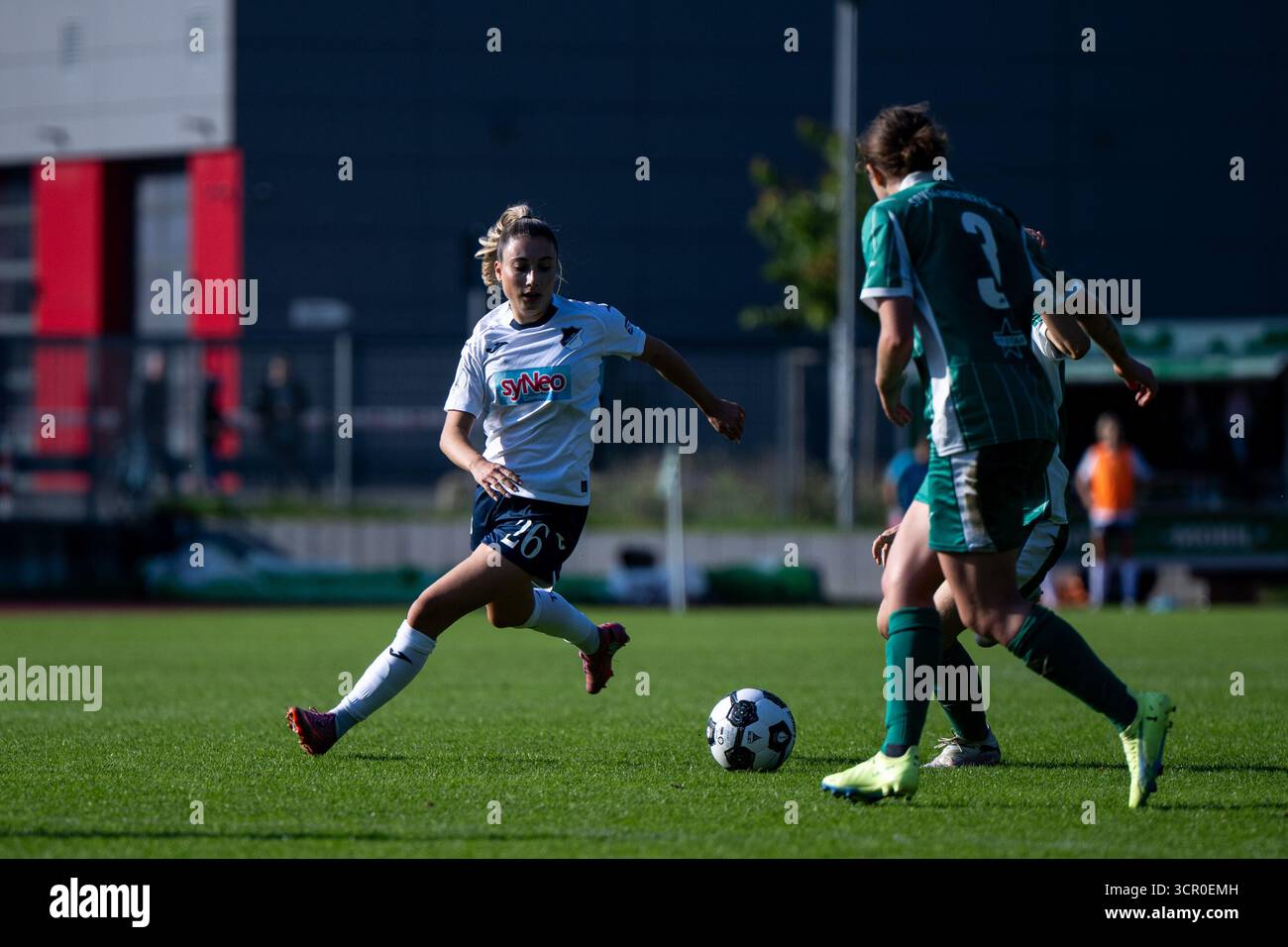 Janna Grimm (TSG Hoffenheim, #26) am Ball, GER, SpVgg Greuther Fuerth ...