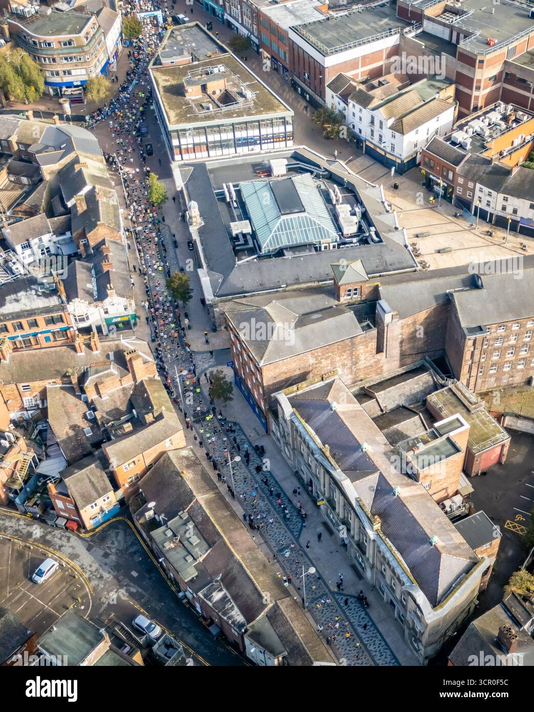 Stoke-on-Trent, UK. 28th Sep, 2025. Aerial view of thousands of runners ...