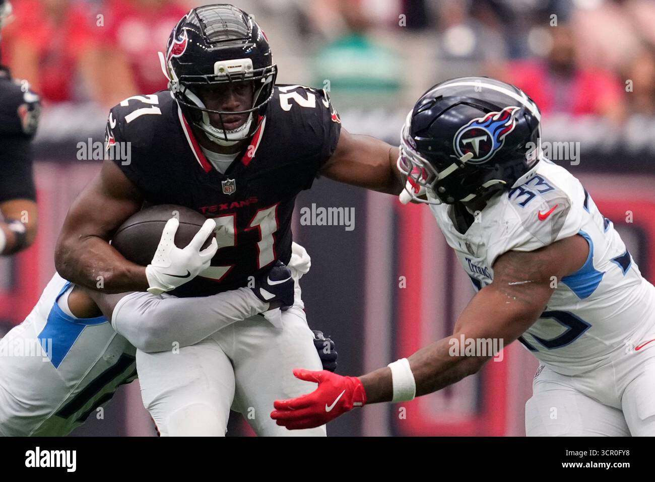 Houston Texans running back Nick Chubb (21) runs the ball against the ...