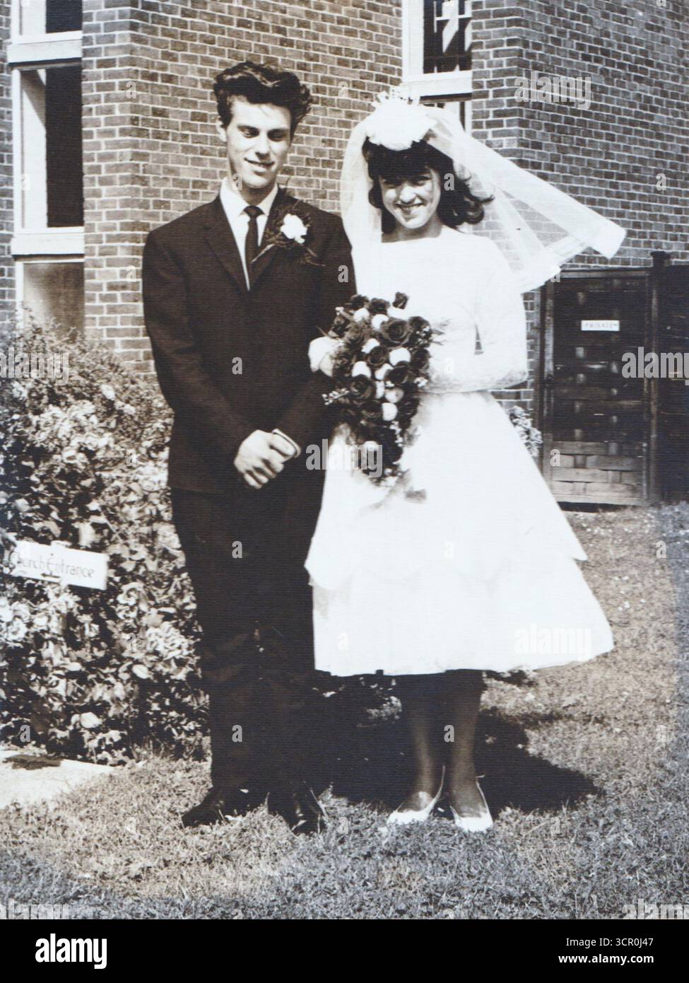 Guitarist Jeff Beck With His First Wife Patricia, 1963 Stock Photo - Alamy