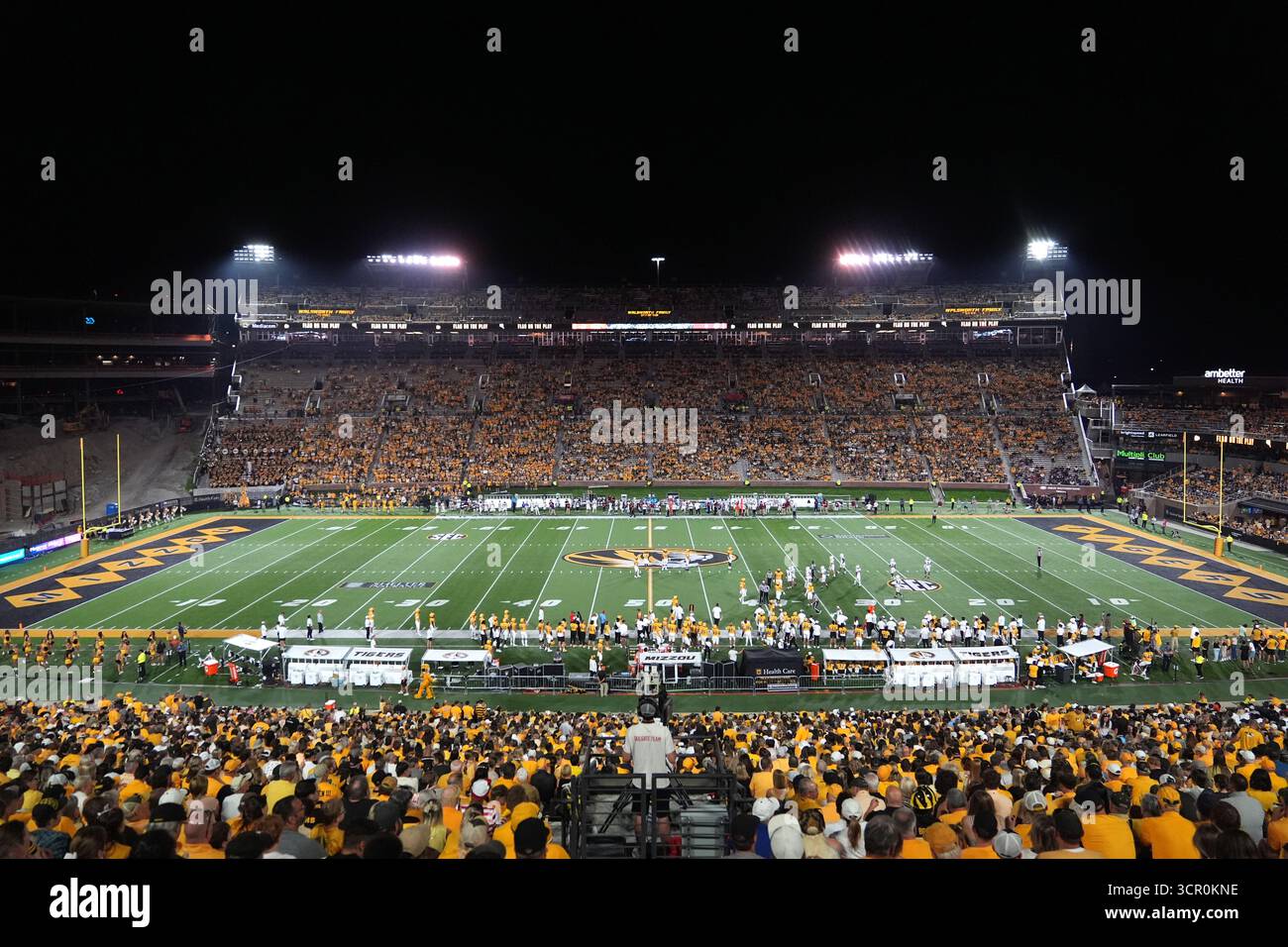 Missouri and Massachusetts play during the second half of an NCAA ...