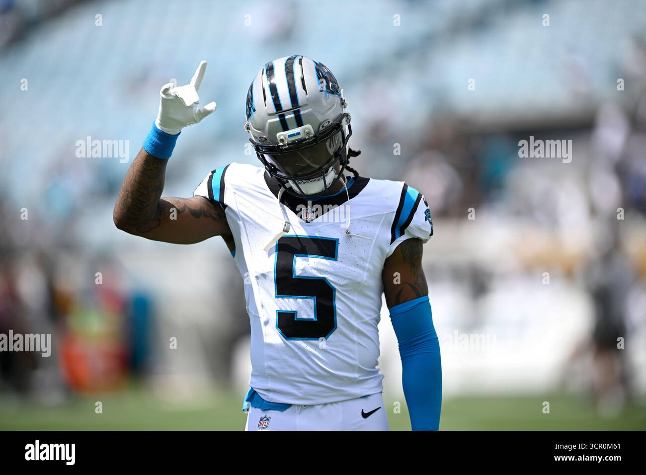 Carolina Panthers running back Rico Dowdle (5) warms up before an NFL ...