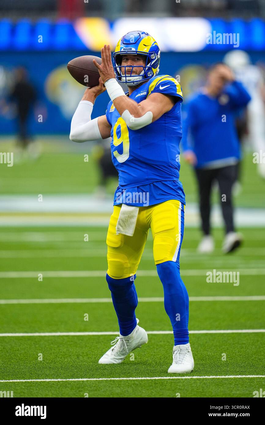 Los Angeles Rams quarterback Matthew Stafford (9) throws before an NFL ...
