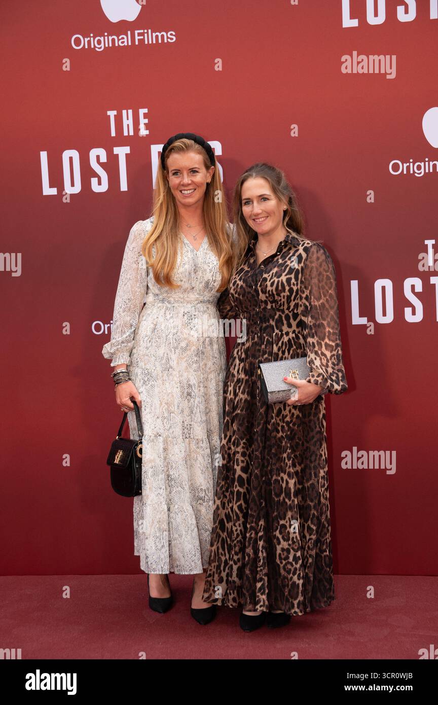 Pictured: Suzi Cooper and Laura Collett Stock Photo - Alamy