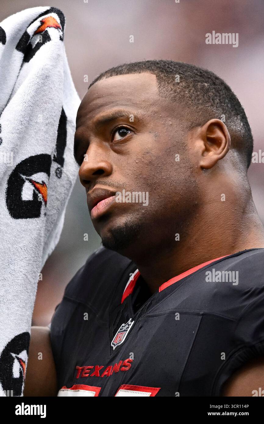 Houston Texans running back Nick Chubb (21) looks on against the ...