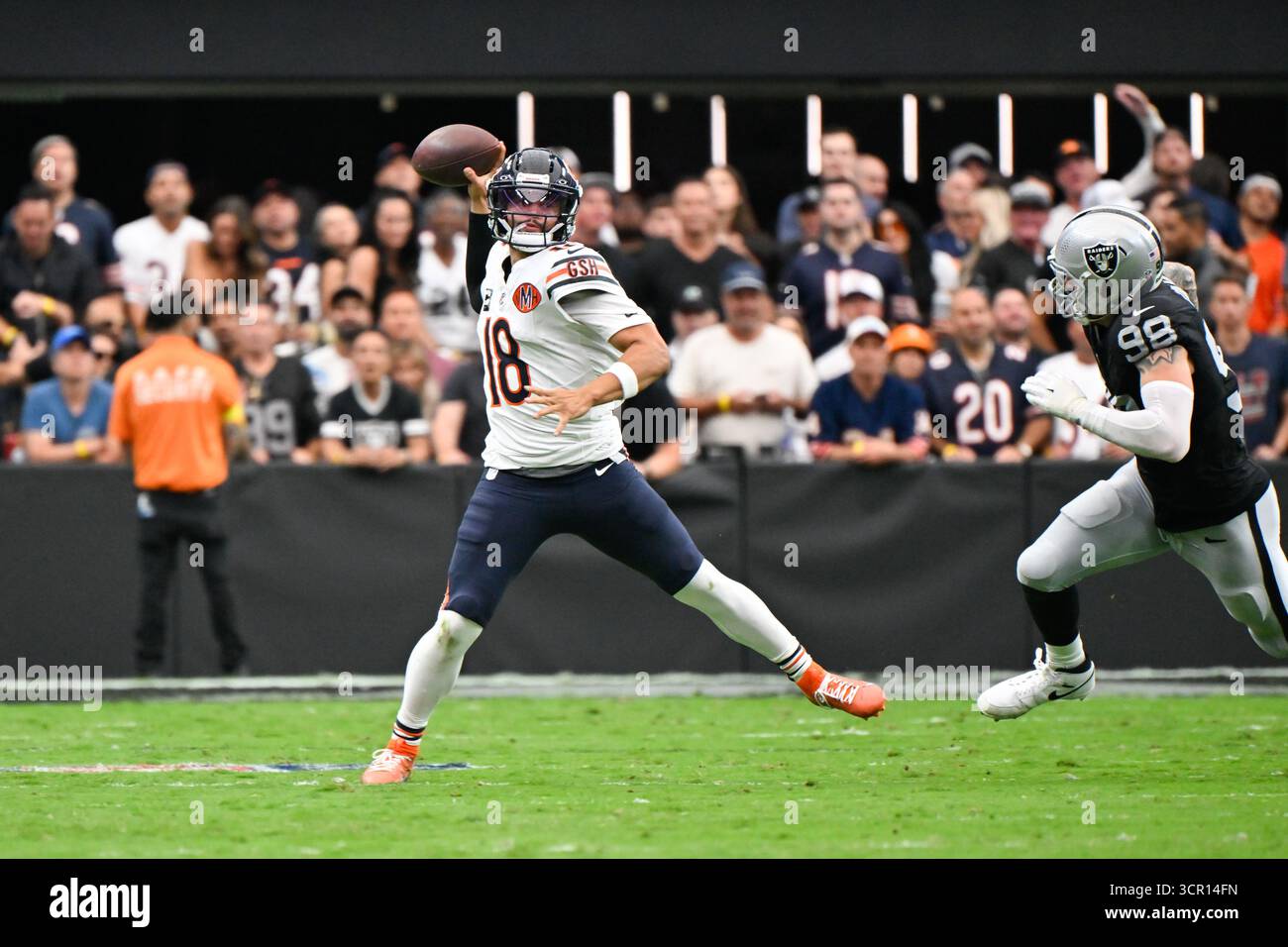 Chicago Bears quarterback Caleb Williams (18) throws a pass during the ...