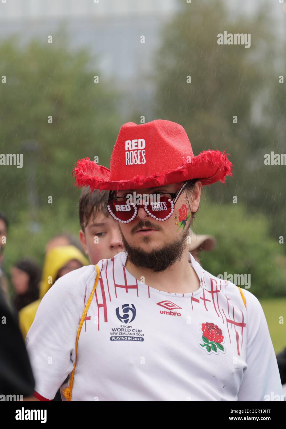 London, UK. 28th Sep, 2025. A Red Roses fans with a cowboy hat and red ...