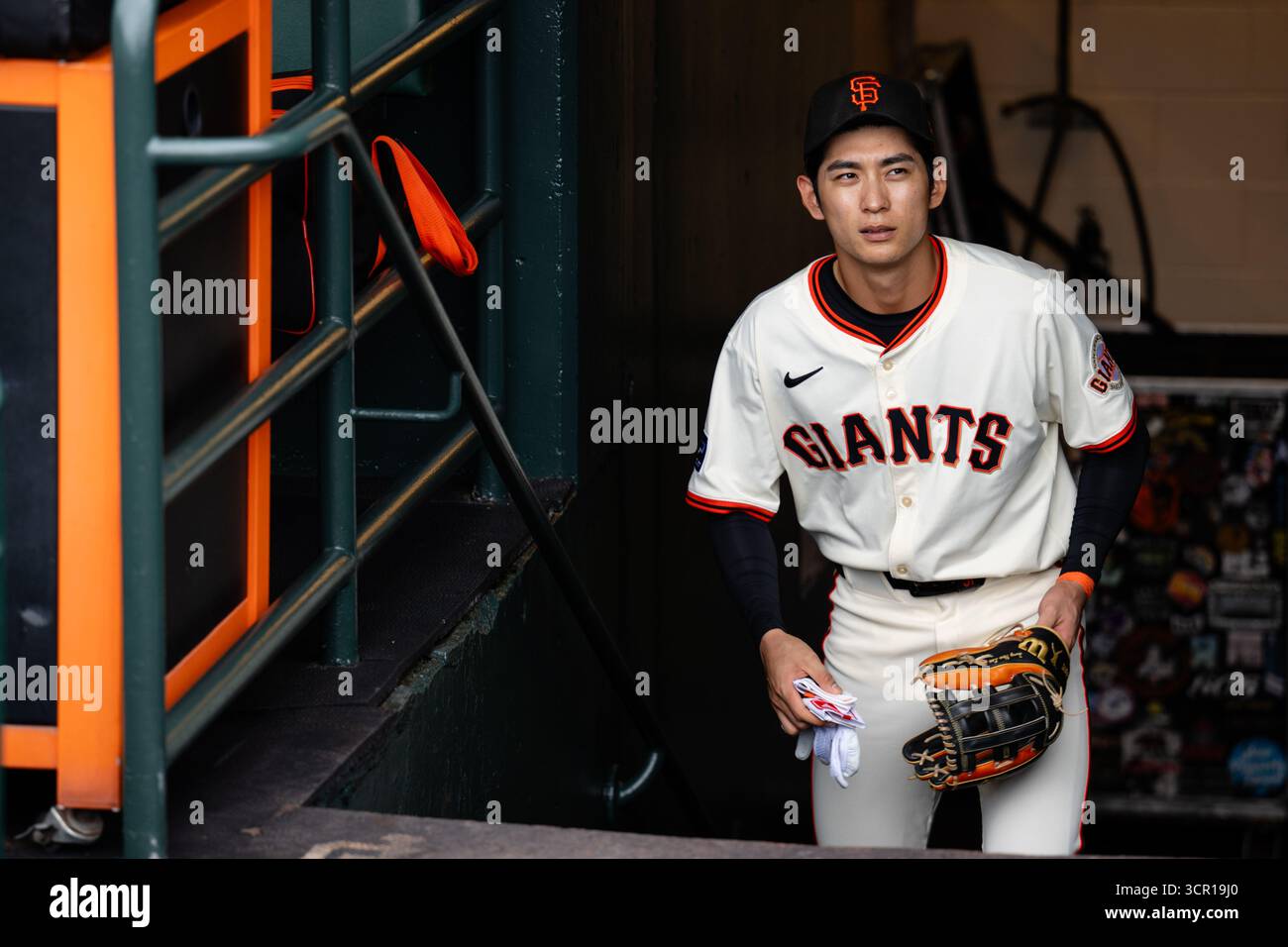 San Francisco Giants' Jung Hoo Lee (51) looks on before the game ...