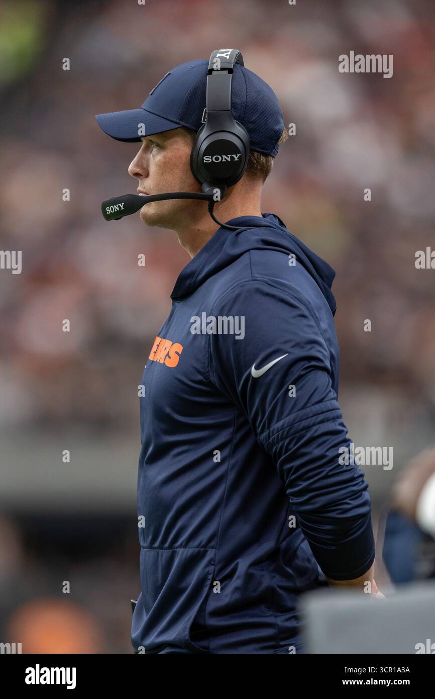 Chicago Bears head coach Ben Johnson coaches against the Las Vegas ...