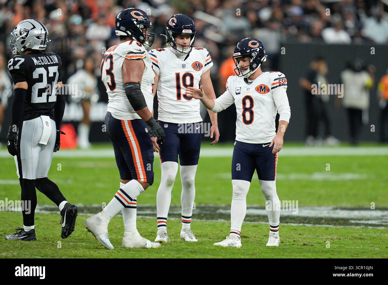 Chicago Bears kicker Cairo Santos (8) celebrates his field goal with ...
