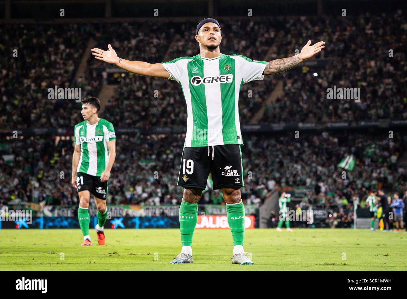 Cucho HERNANDEZ of Real Betis Balompie celebrates his goal during the ...