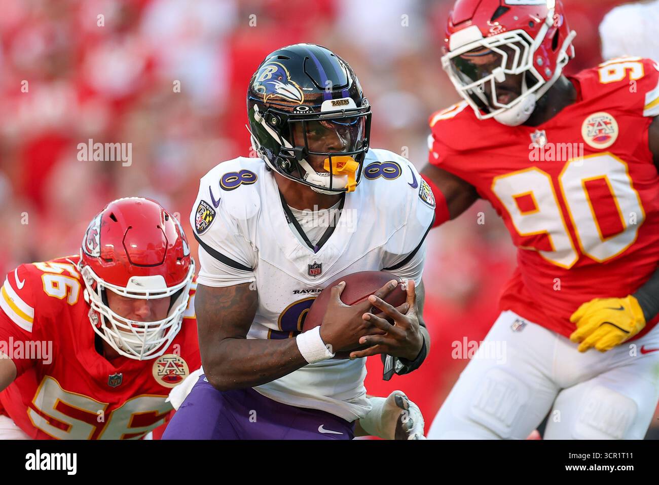 September 28, 2025: Baltimore Ravens quarterback Lamar Jackson (8) runs ...