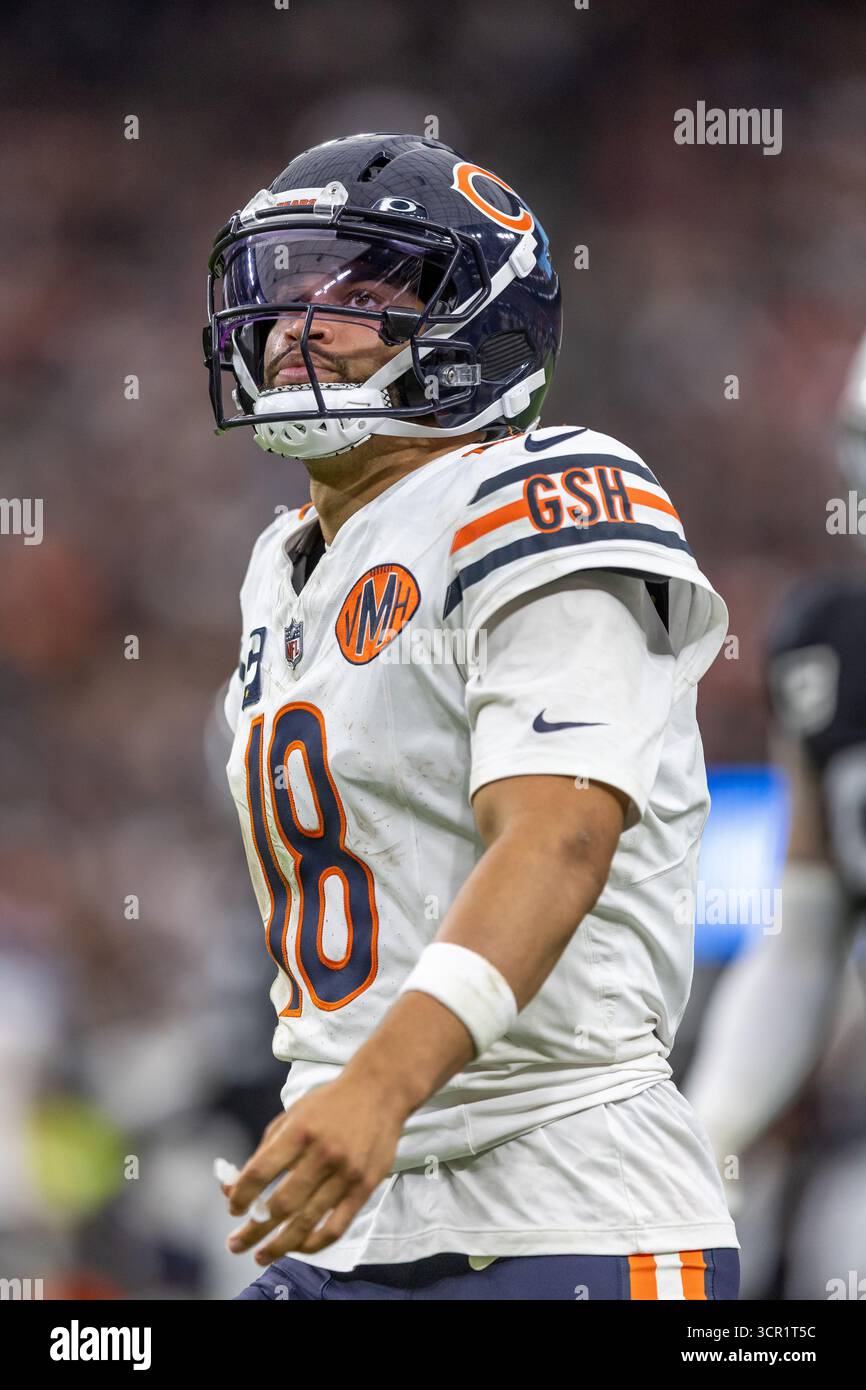 Chicago Bears quarterback Caleb Williams (18) against the Las Vegas ...