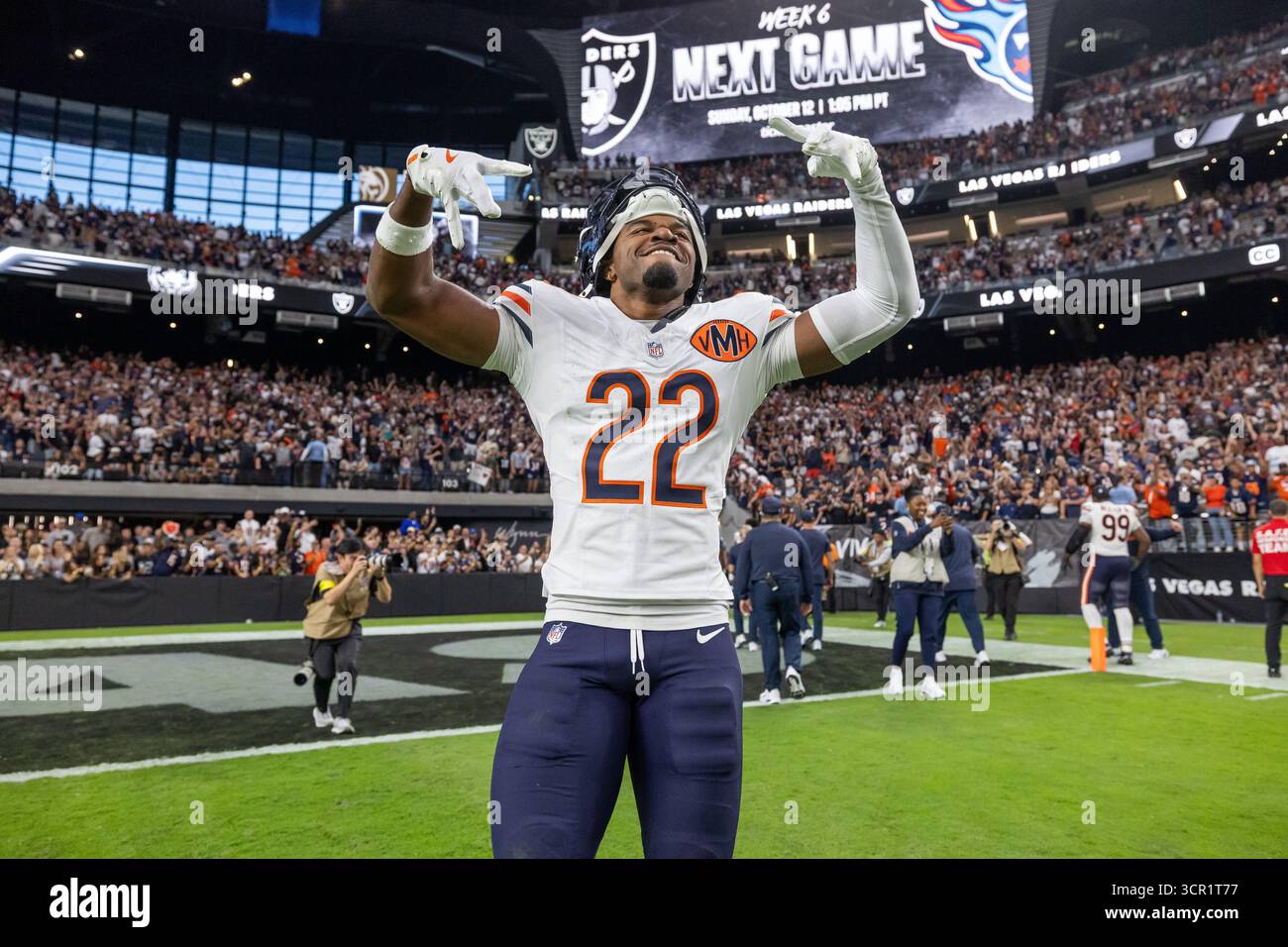 Chicago Bears defensive back Elijah Hicks (22) celebrates after the ...