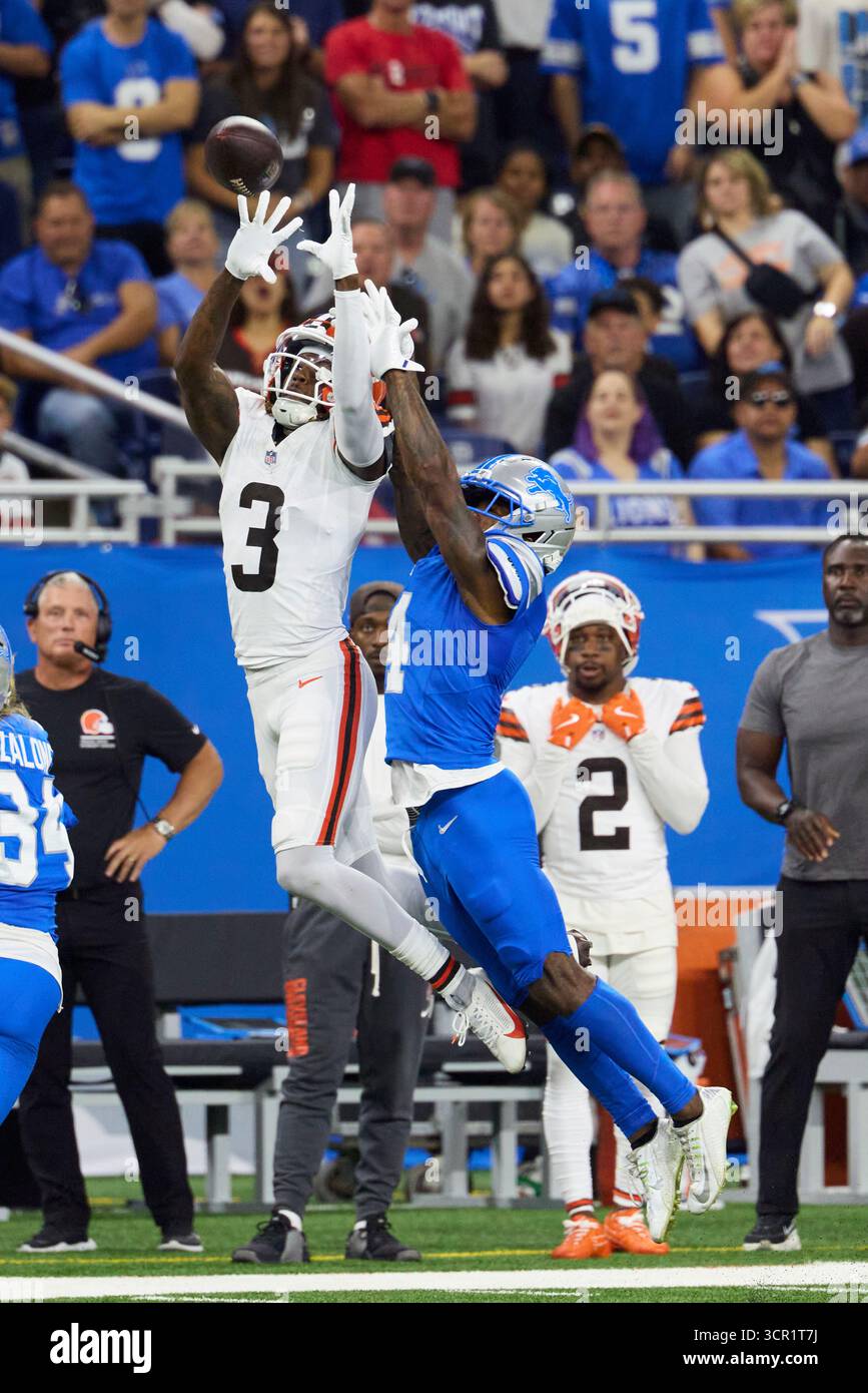 Detroit Lions cornerback DJ. Reed (4) breaks up a pass to Cleveland Browns wide receiver Jerry ...