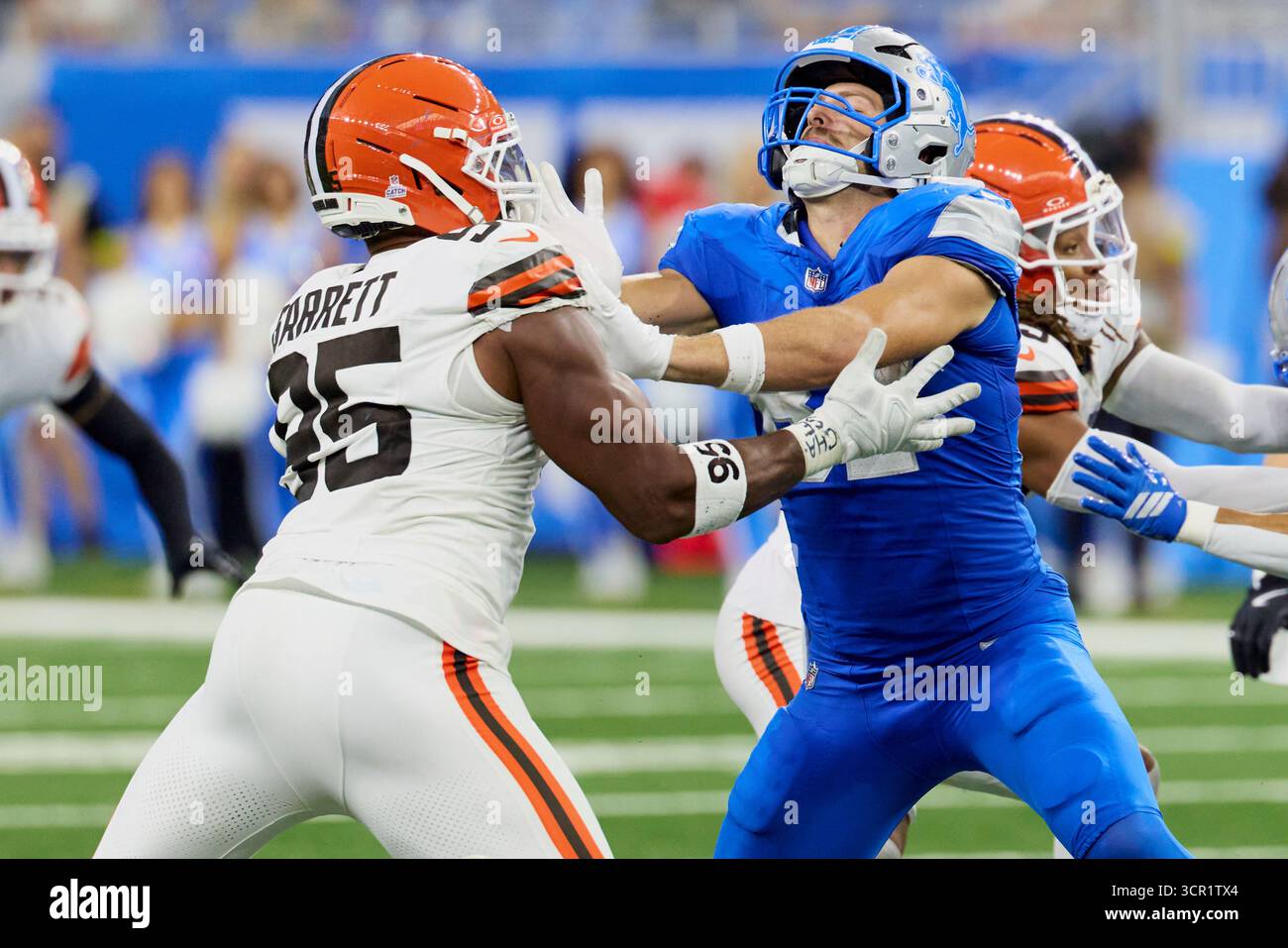 Detroit Lions tight end Sam Laporta (87) blocks Cleveland Browns ...