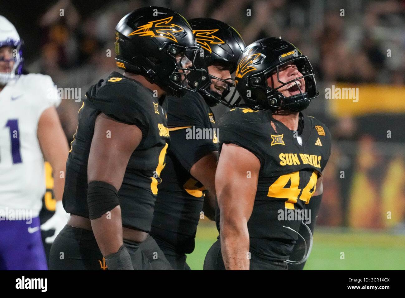 Arizona State Sun Devils linebacker Keyshaun Elliott (44) during a NCAA ...