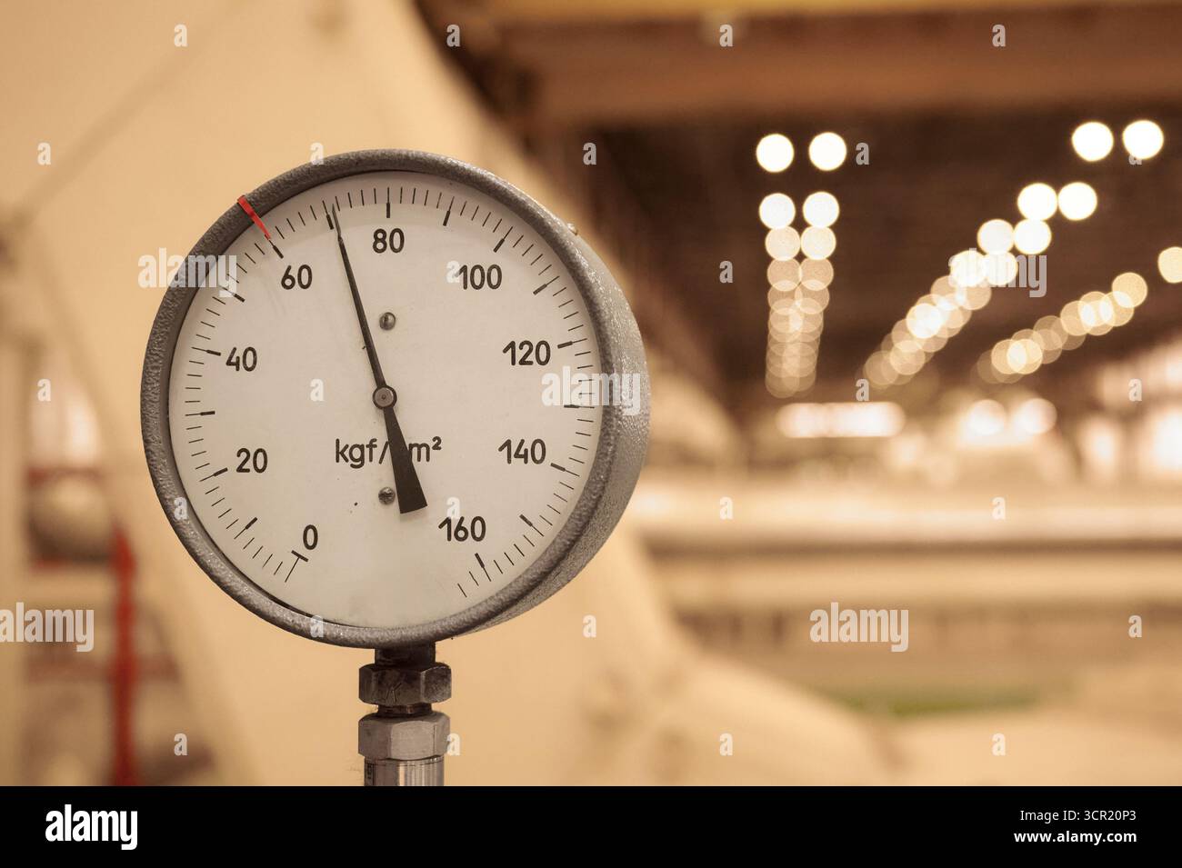 Detailed analog pressure gauge hi-res stock photography and images - Alamy