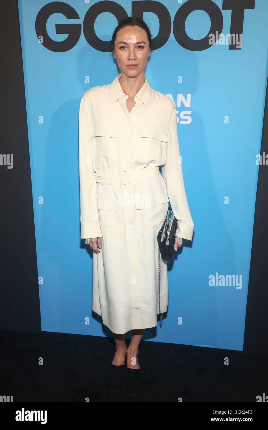 Actor Sydney Lemmon attends "Waiting for Godot" Broadway opening night ...