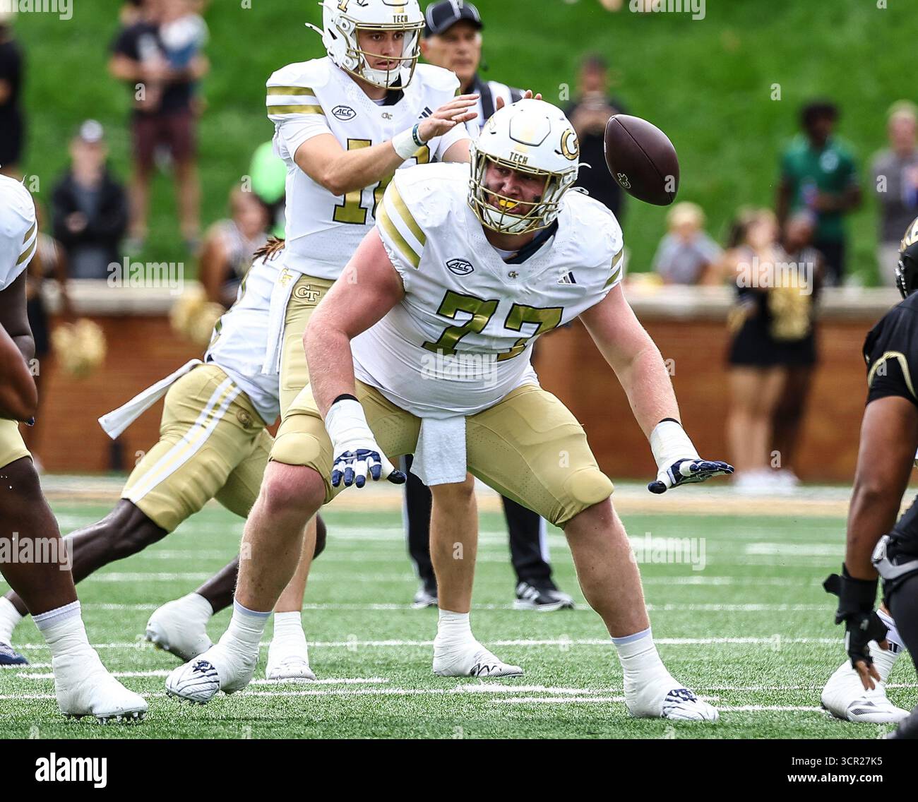September 27,2025: Georgia Tech offensive lineman Keylan Rutledge (77 ...