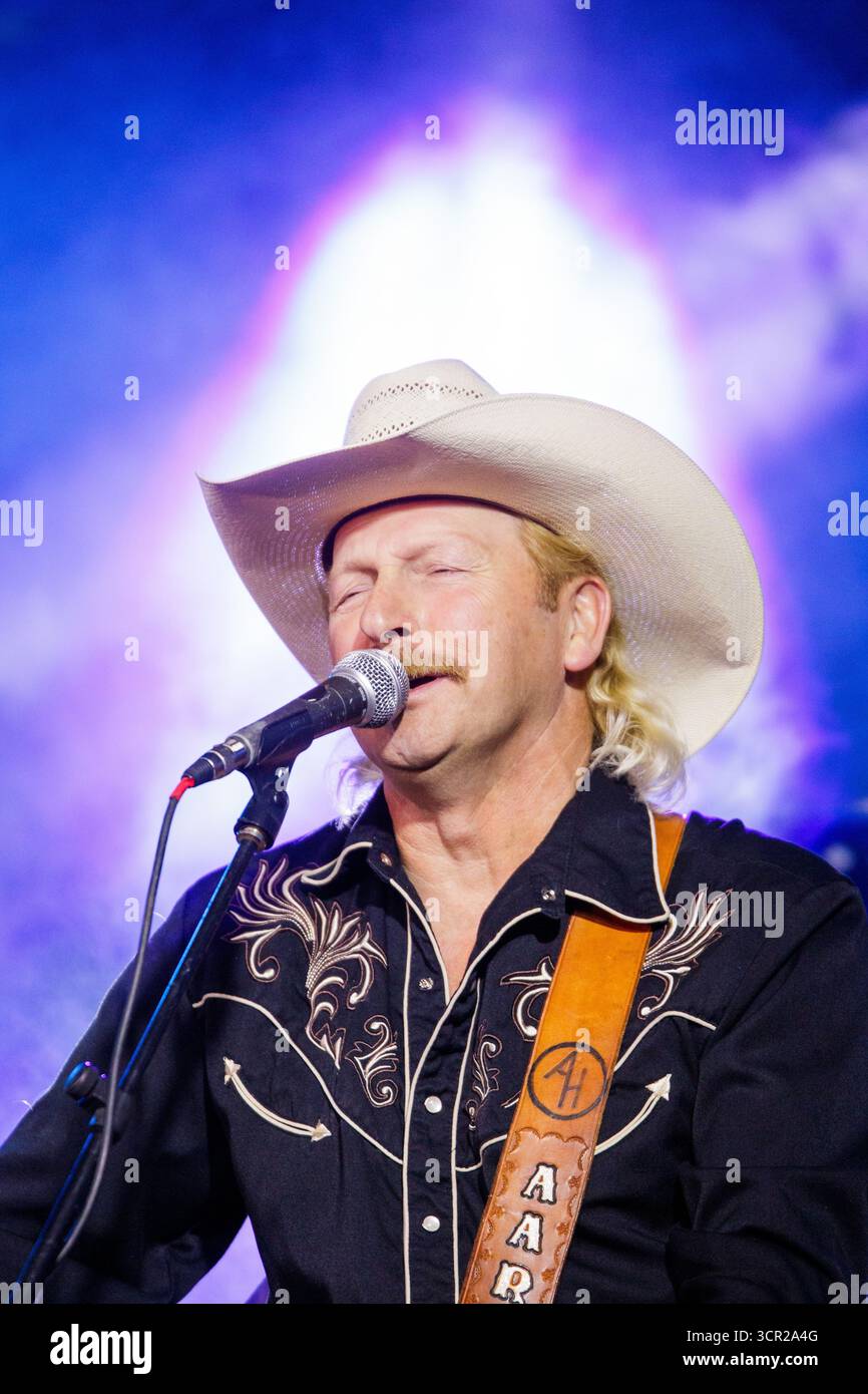 Alan jackson tribute show hi-res stock photography and images - Alamy