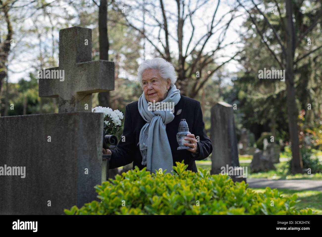 Candle lighting ceremony cemetery hi-res stock photography and images ...