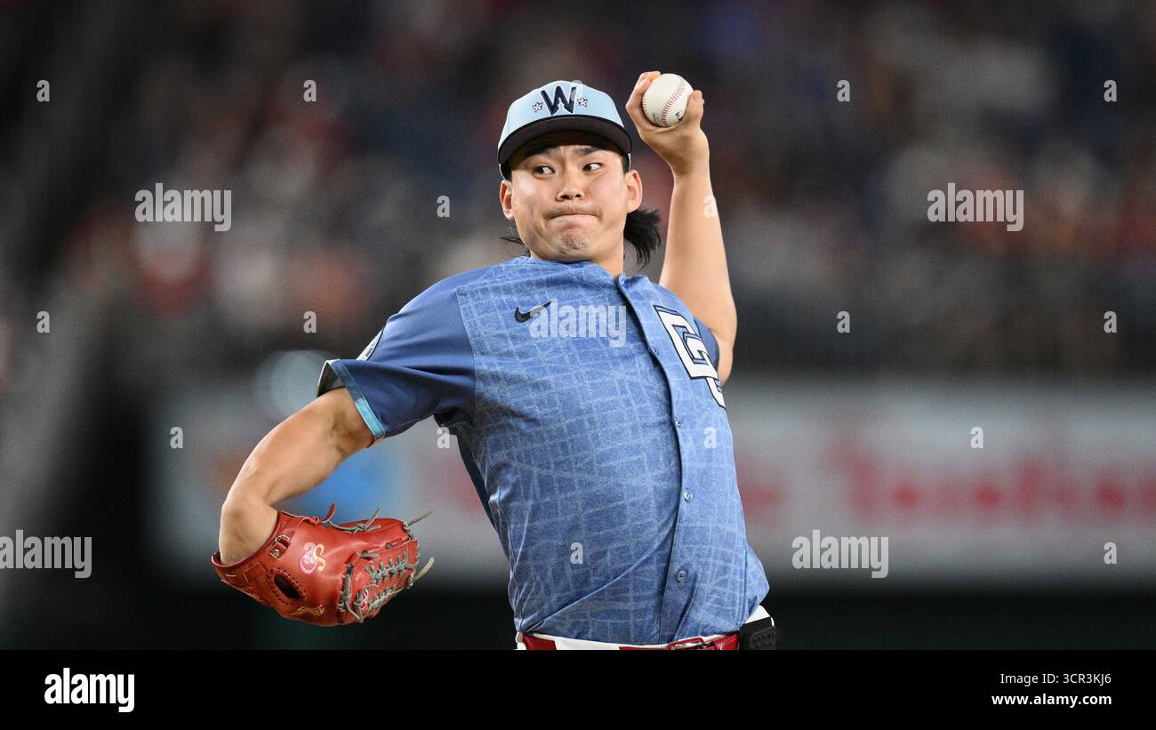 Washington Nationals relief pitcher Shinnosuke Ogasawara (16) in action ...