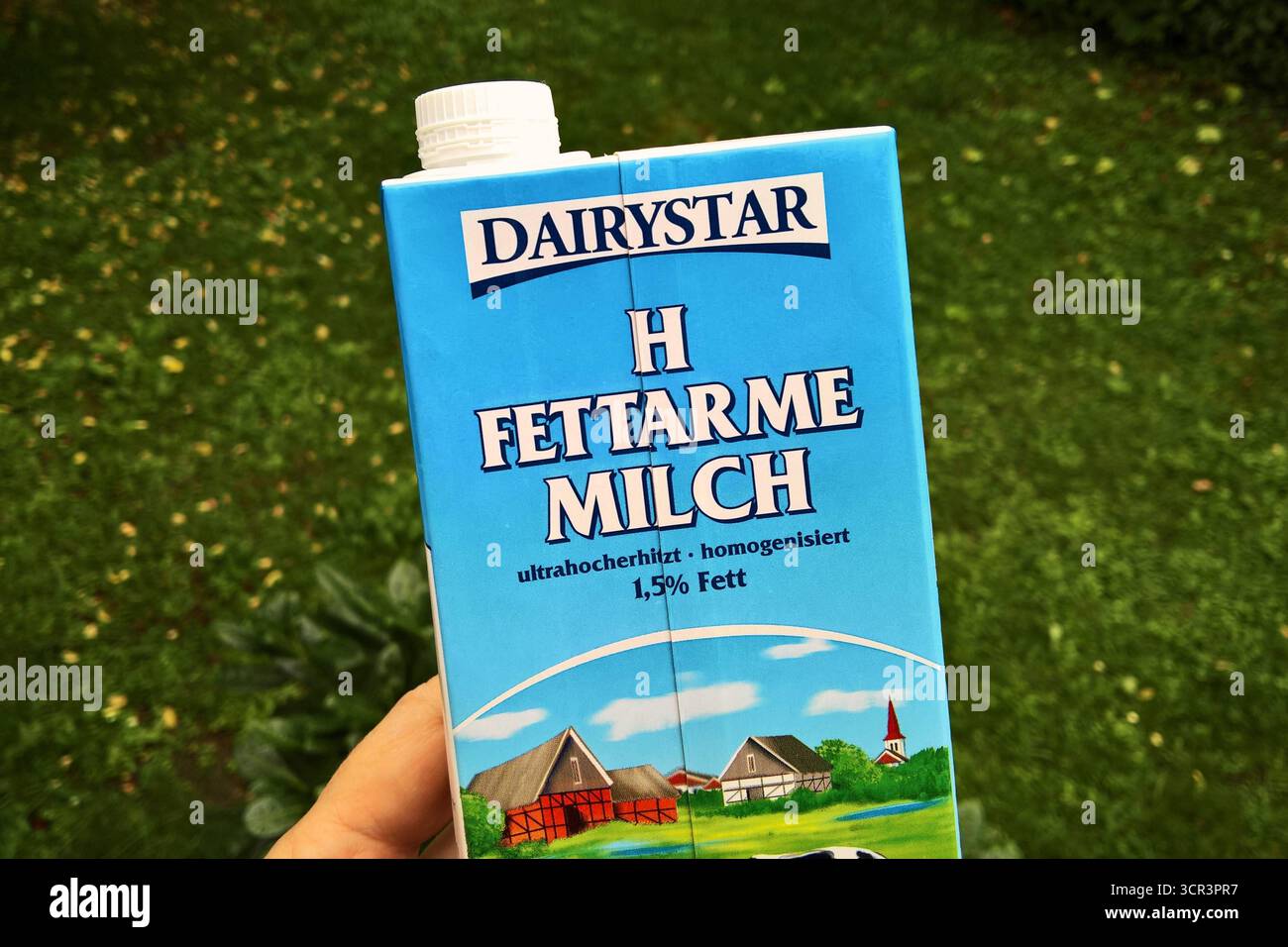 Dairystar H-Milch bzw haltbare, fettarme Milch mit 1,5 Prozent Fett aus ...