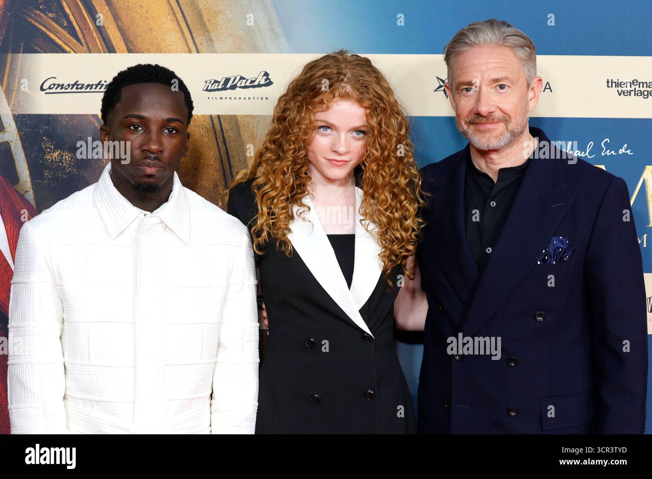 Araloyin Oshunremi, Alexa Goodall und Martin Freeman bei der Premiere ...